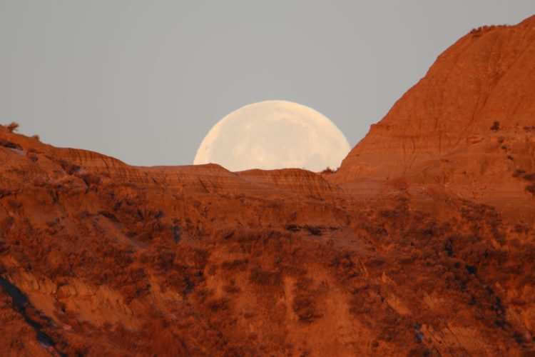 Moon Going Down - SkySpy Photos, Images, Video